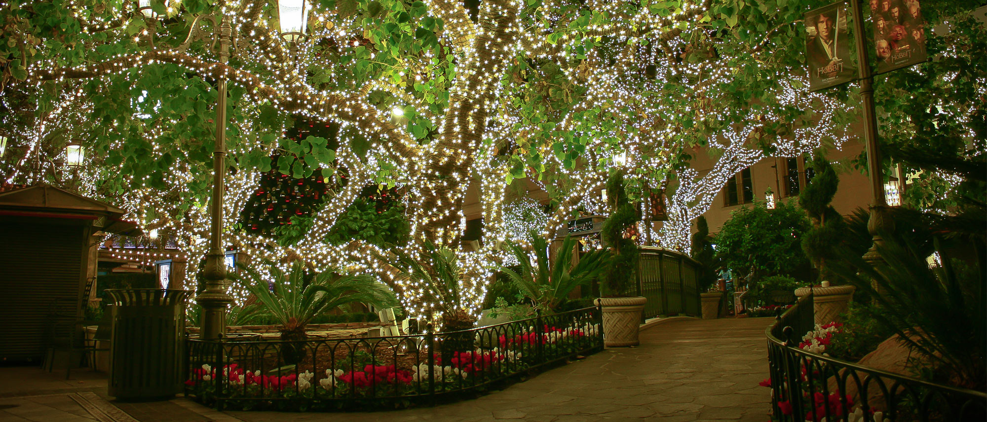 Outdoor Lighting Company Los Angeles | Mobile Illumination